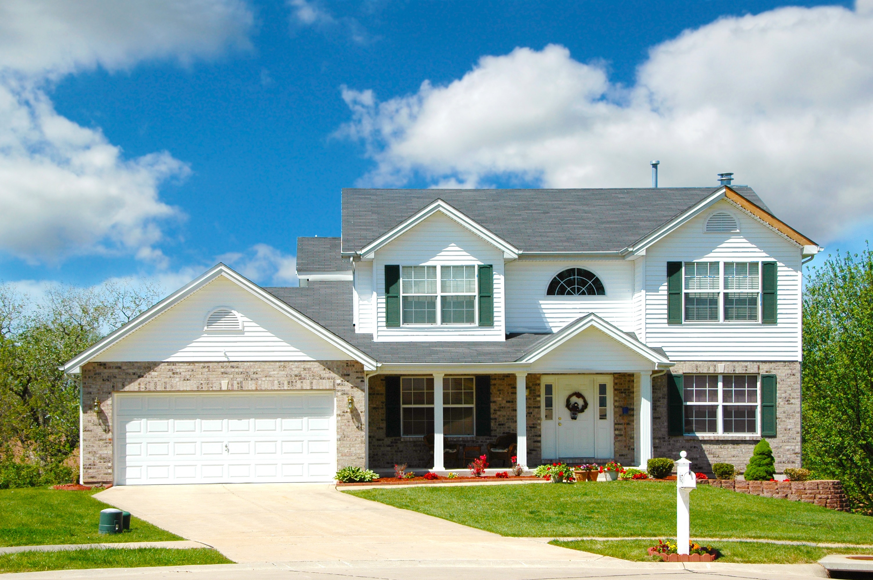 Vinyl vs. Wooden Windows: What Northern NJ Homeowners Should Know